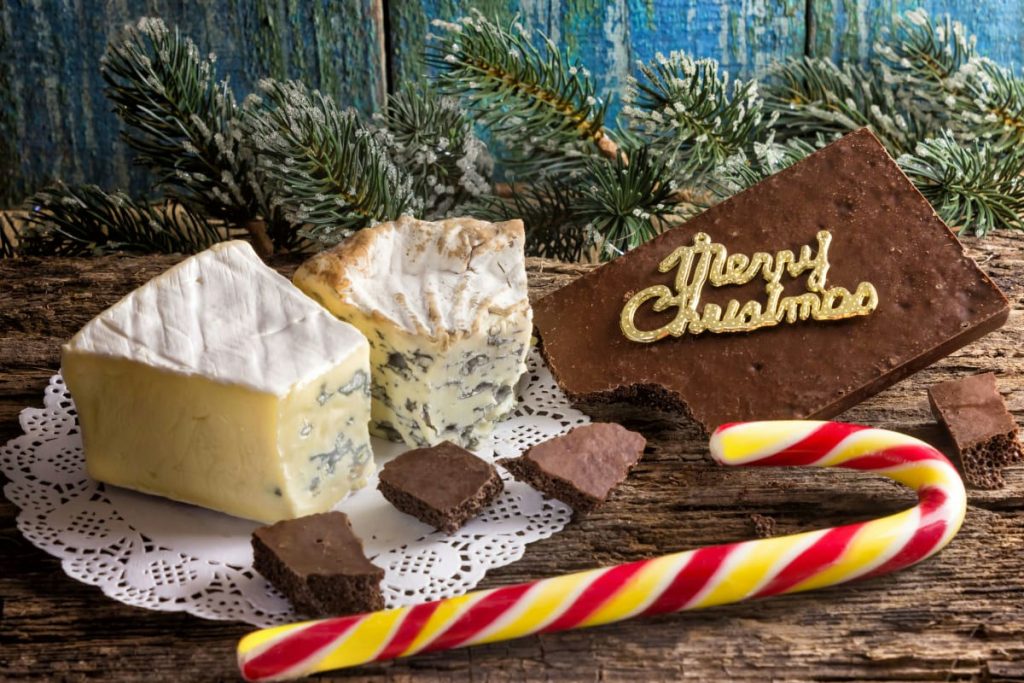 Exploring the Bold Pairings of Dark Chocolate and Blue Cheese - 100% CHOCO